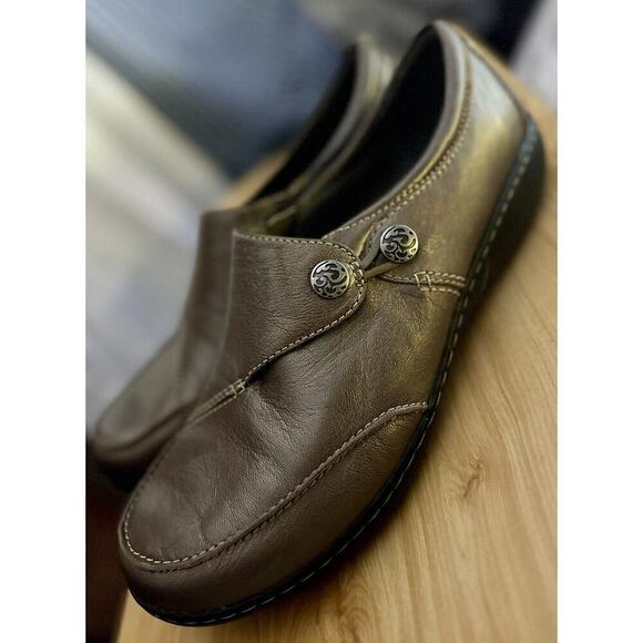 Clarks | Shoes | Clarks Womens Slip On Shoes Metallic Leather Button ...
